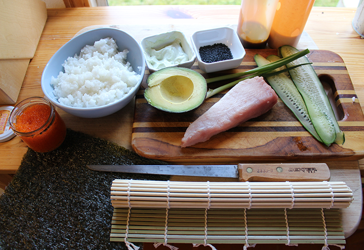 albacore-tuna-california-sushi-roll-ingredients